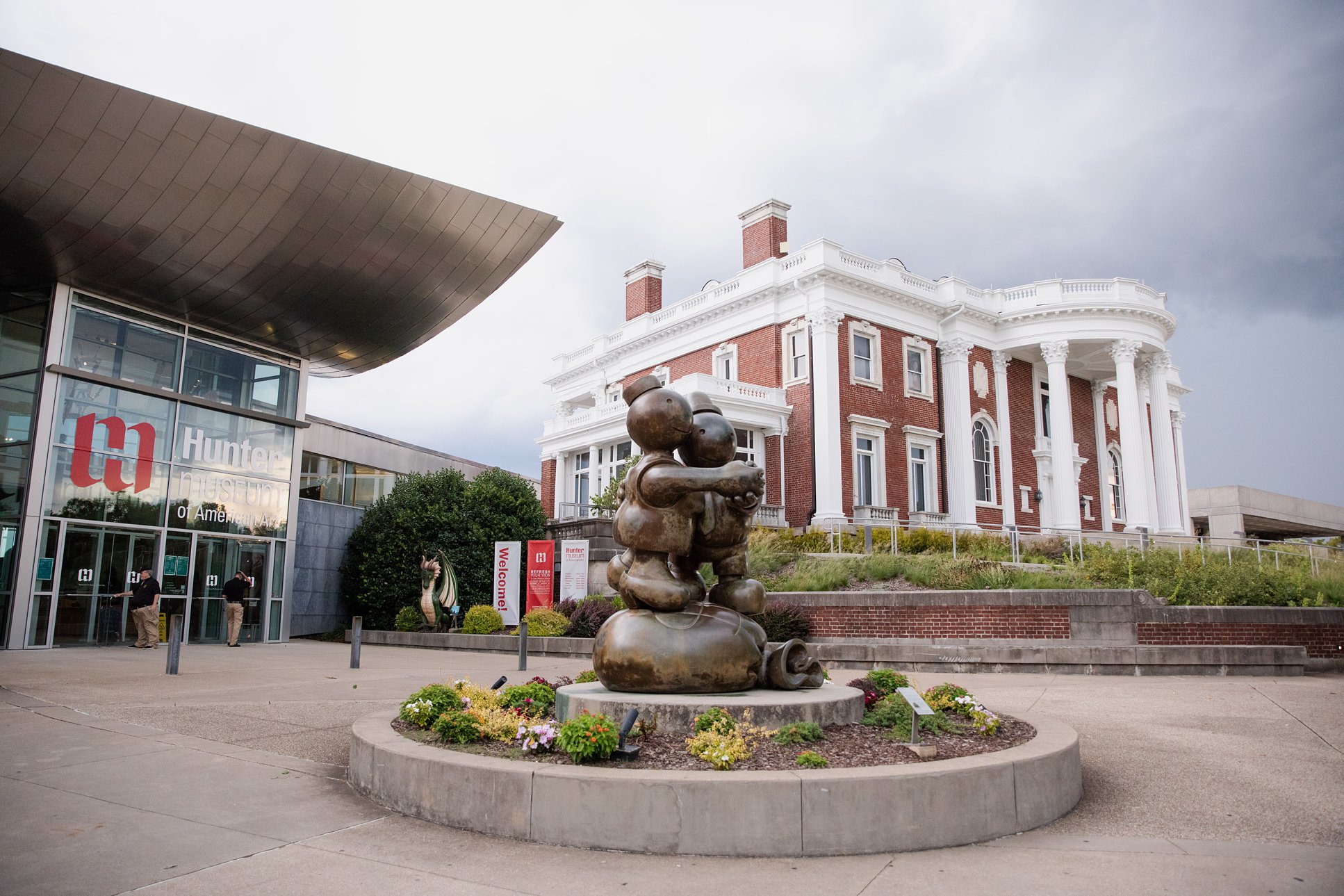 Chattanooga Hunter Museum | Chasitie + Tyler - Daisy Moffatt Photography